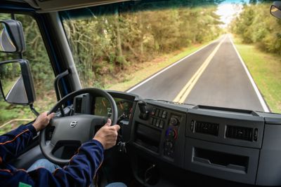 FICHA TÉCNICA - VOLVO VM- 360 6x2 - Blog do Caminhoneiro